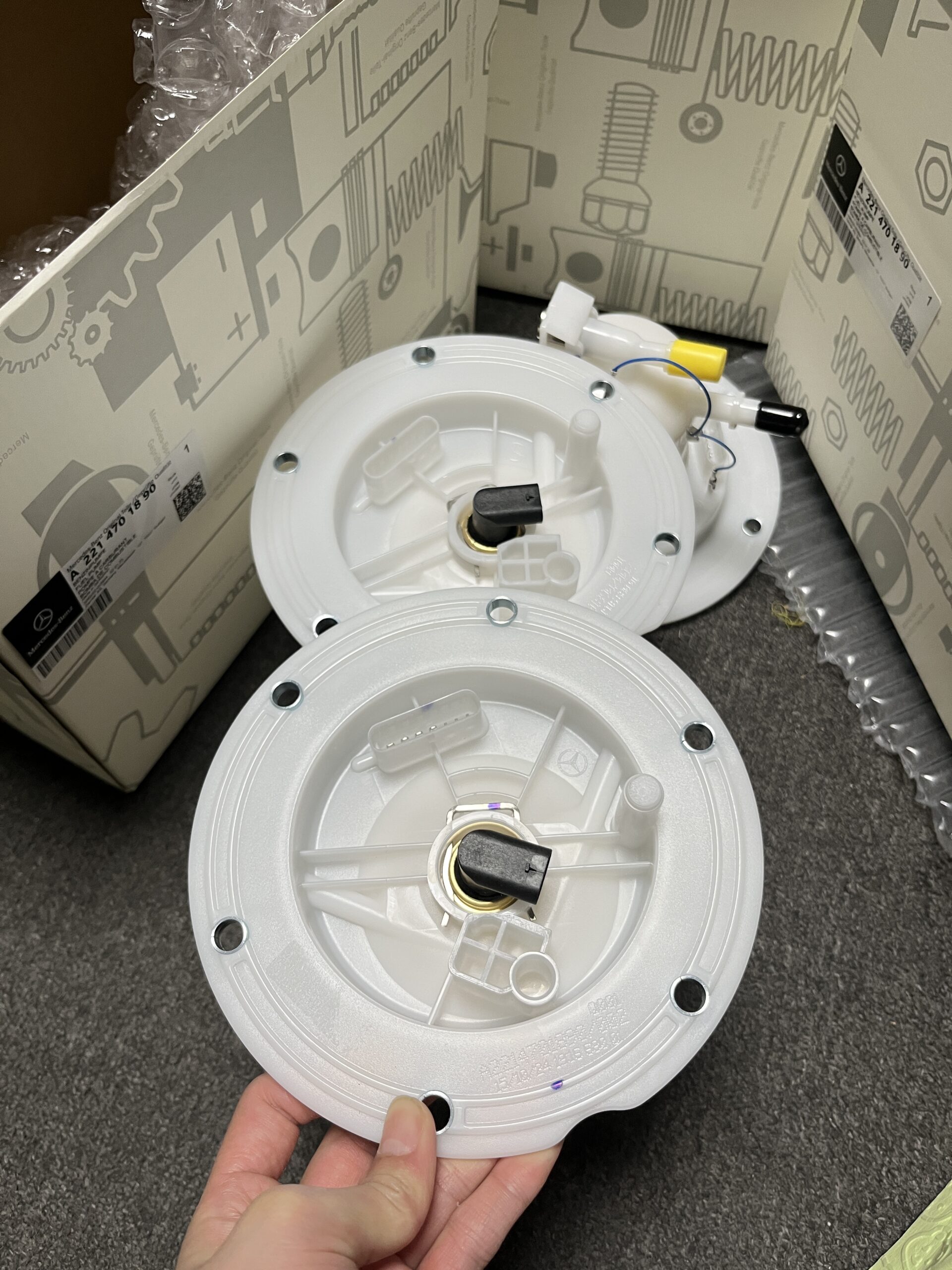 A2214701890 Mercedes-Benz W204 W221 C216 Fuel Pump 2214701890 ...