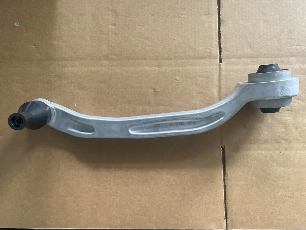4F0407693 Audi Volkswagen A6 four-door sedan (4F2) Control Arm Front ...